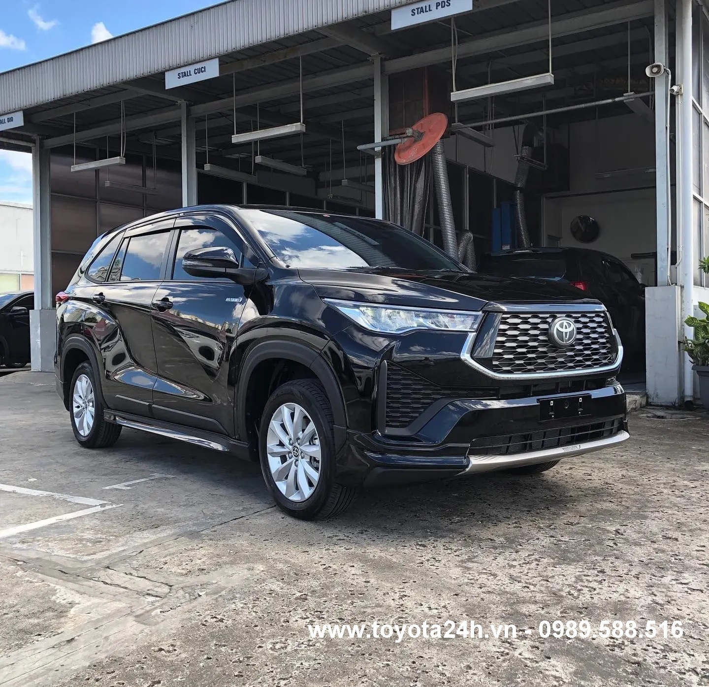 Lộ diện Toyota innova Cross Hybrid 2023 phiên bản mới sáp ra mắt tại ...