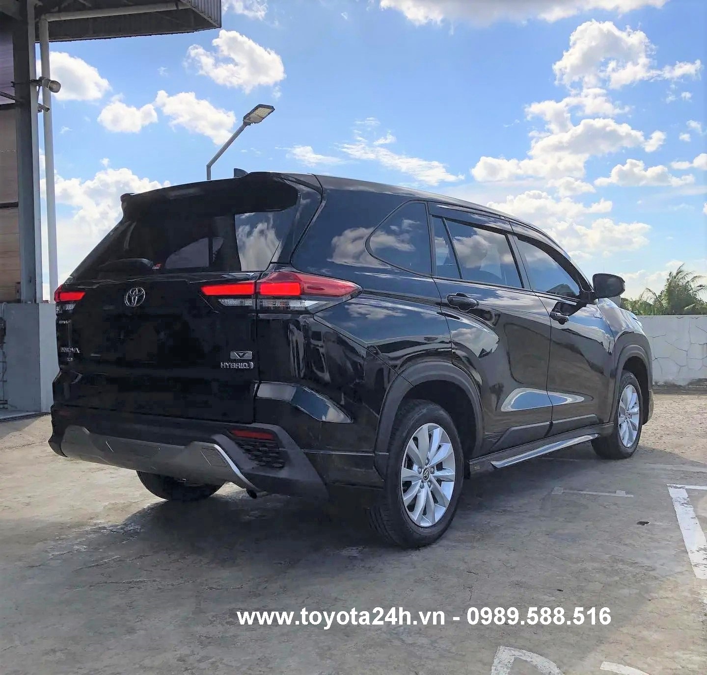 Lộ diện Toyota innova Cross Hybrid 2023 phiên bản mới sáp ra mắt tại ...
