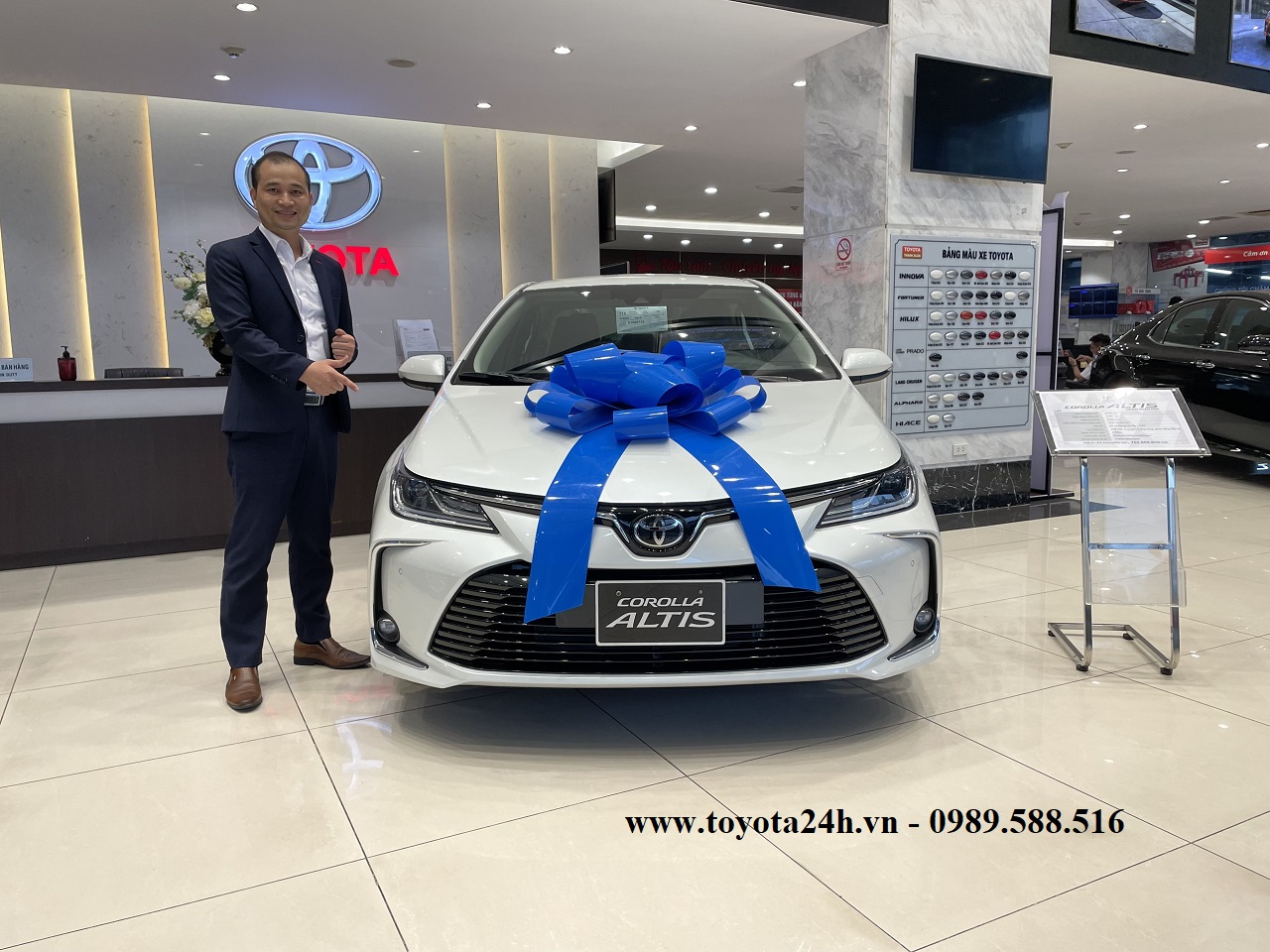 Toyota Corolla Altis 1.8 Hybrid 2022 Màu Trắng Ngọc Trai Hình Ảnh Giá ...