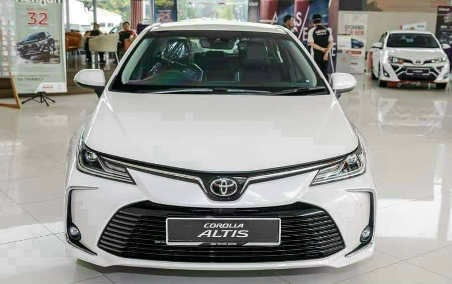 Toyota Corolla Altis 1.8HEV Hybrid 2025 Bảng Đánh Giá Xe Lăn Bánh Mới ...