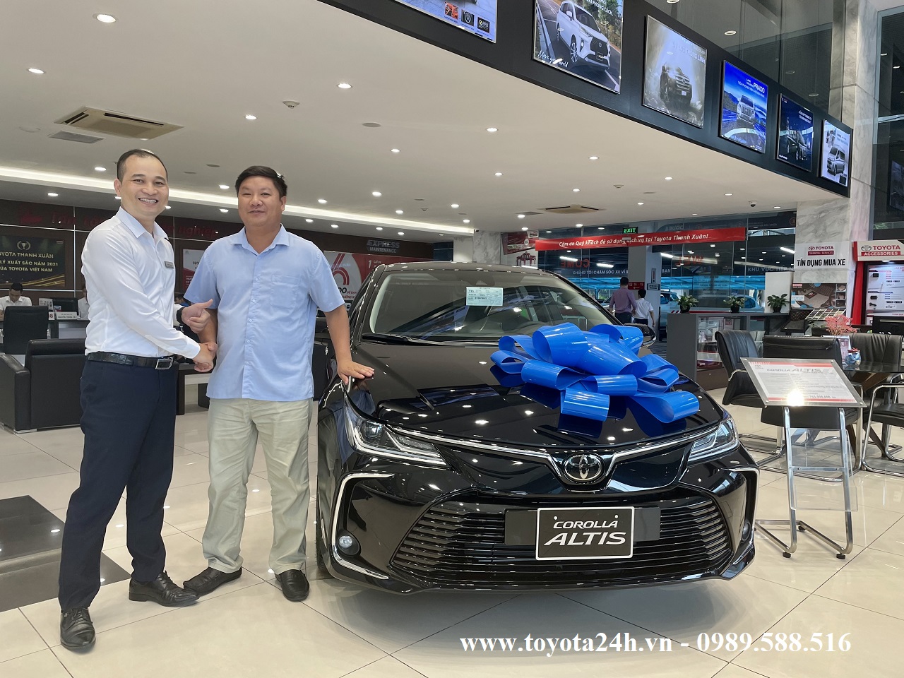 Toyota Corolla Altis 1.8HEV Hybrid 2025 Bảng Đánh Giá Xe Lăn Bánh Mới ...