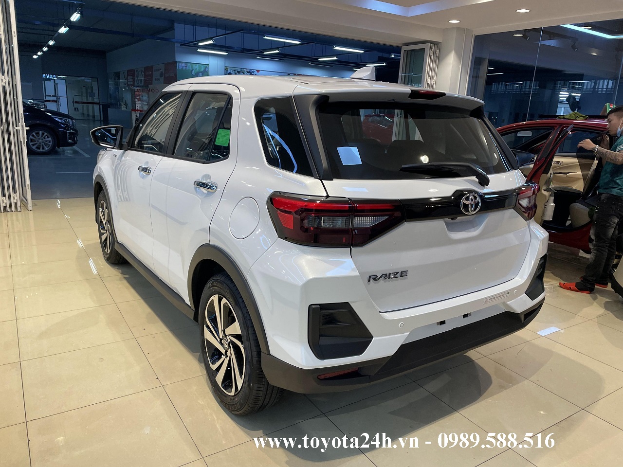 Toyota Raize màu trắng ngọc trai phiên bản mới nhất 2023 hình ảnh xe ...