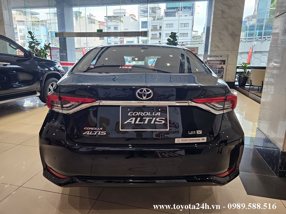 Trên tay hình ảnh thực tế Toyota Corolla Altis 1.8V 2024 phiên bản nâng ...